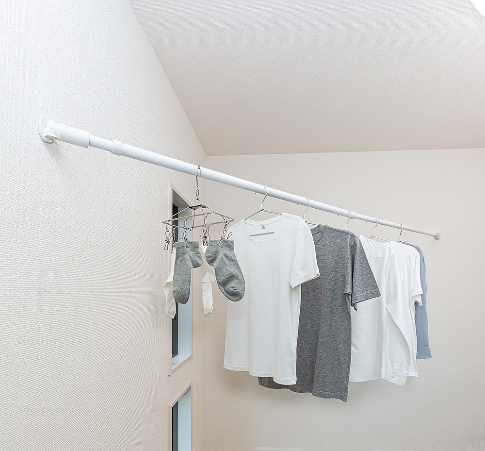 積水樹脂 セキスイ 壁面用 取付ものほし 伸縮長さ2.2～3m ホワイト HTM-1 株式会社サンプラス 問屋・仕入れ・卸・卸売の専門【仕入れならNETSEA】