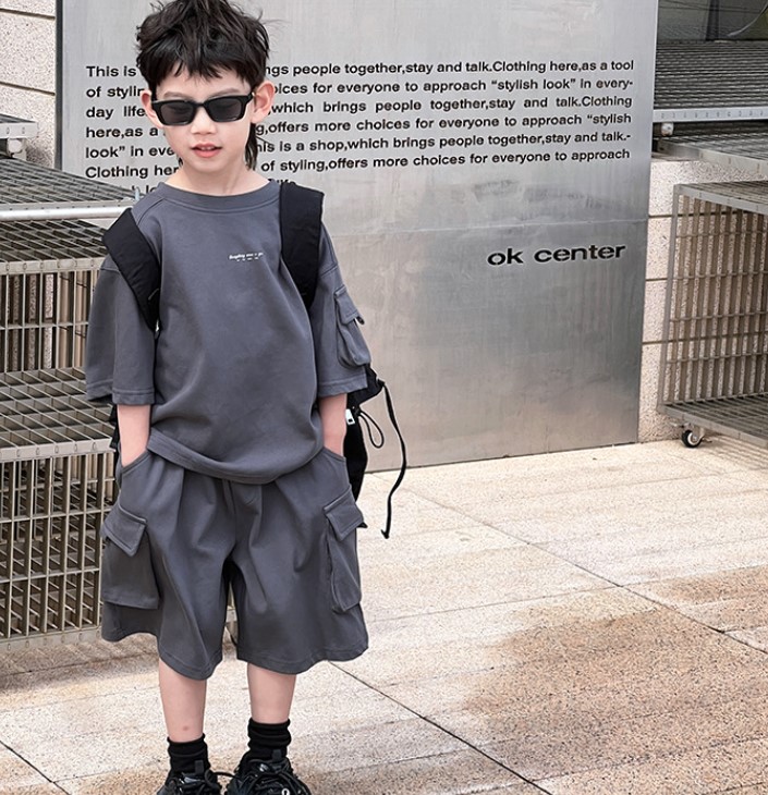 【2点セット】INS 男の子 韓国風子供服 2024夏新作 韓国版 半袖 レジャー 上着+ズボン 100-150 3色 彼女のお店 問屋・仕入れ・卸・卸売の専門【仕入れならNETSEA】