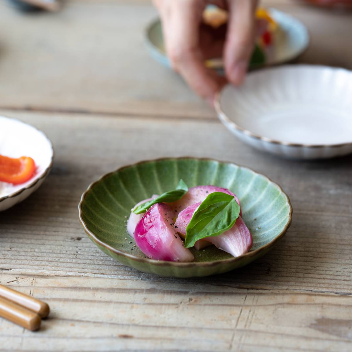 咲うらら 11.5cm小皿 オリーブ[B品込み][美濃焼] 有限会社 やまに 問屋・仕入れ・卸・卸売の専門【仕入れならNETSEA】