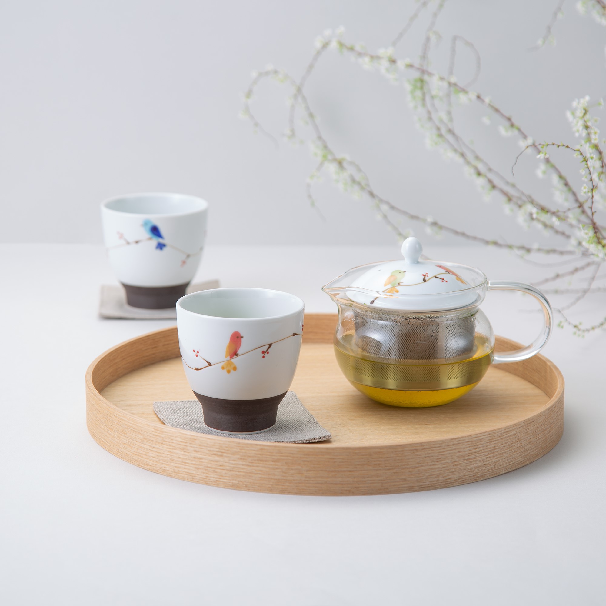 ハミング 湯呑 赤 西海陶器 株式会社 問屋・仕入れ・卸・卸売の専門【仕入れならNETSEA】