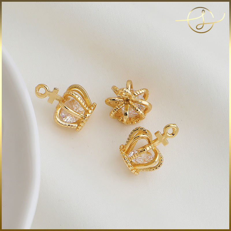 王冠 かんむり 立体的 チャーム 丸カン付き 14Kメッキ DIYパーツ 手芸 基礎金具 アクセサリーパーツ | 卸売・ 問屋・仕入れの専門サイト【NETSEA】