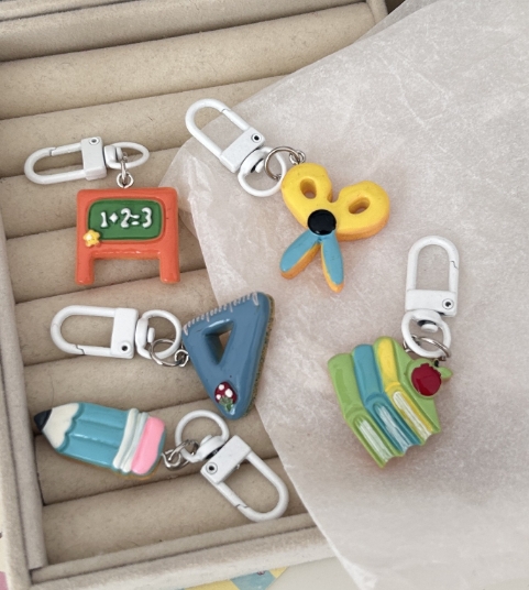 DIY キーホルダー 撮影道具 ファション小物 リュックのストラップ 文房具 バッグチャーム 5色 LENA | 卸売・ 問屋・仕入れの専門サイト【NETSEA】