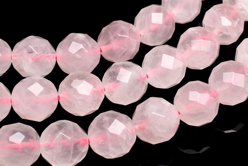 マダガスカル産 ローズクォーツ 8mm 64面カット 1連（約38cm） _R6086-8 株式会社 SEKIKON 問屋・仕入れ・卸・卸売の専門【仕入れならNETSEA】