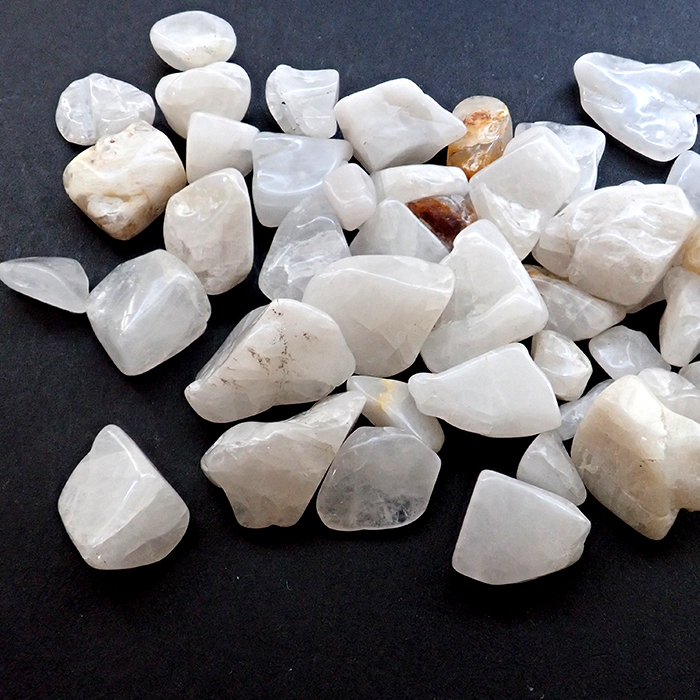 【54】日本銘石 飛鳥桜水晶（奈良県） さざれ 100g 穴なし オリジナルパッケージ付 天然石 パーツワールド(partsworld) 問屋・仕入れ・卸・卸売の専門【仕入れならNETSEA】