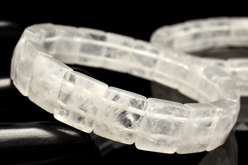 雪景色 ホワイトファントムクォーツ 9.5mm バングル 1個売り _BG5368 株式会社 SEKIKON | 卸売・ 問屋・仕入れの専門サイト【NETSEA】