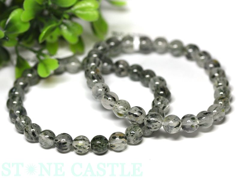 【ブレスレット】ヒマラヤ産グリーンルチルインクォーツ (アンフィボール/パイロクシン) (約7.5～8mm) 天然石卸のストーンキャッスル 問屋・仕入れ・卸・卸売の専門【仕入れならNETSEA】