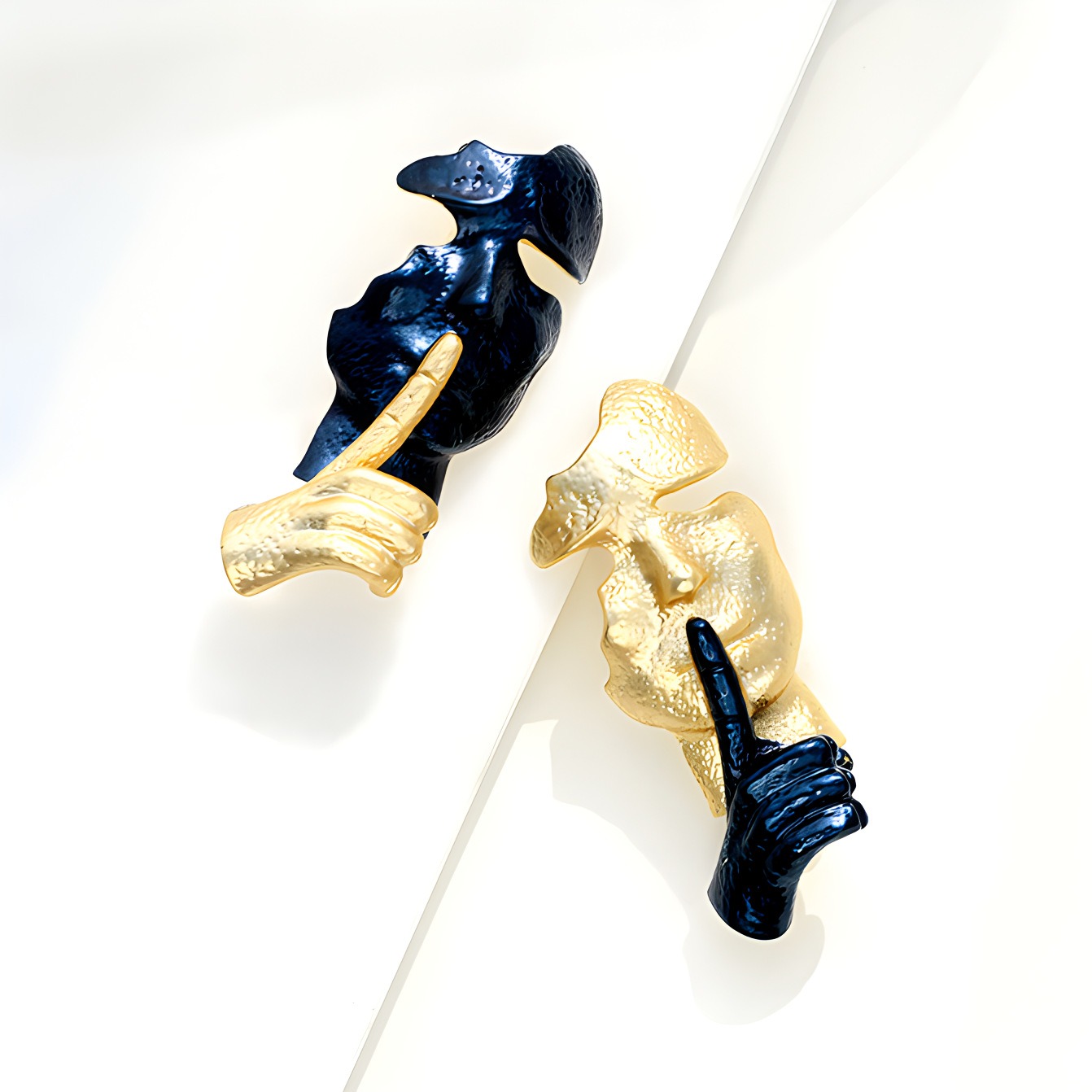 4色、芸術的なフェイスマスク、ブローチ 、コサージュ、服のアクセサリー、Vintageアクセサリー、秋冬新作 MUGI 優品 | 卸売・ 問屋・仕入れの専門サイト【NETSEA】