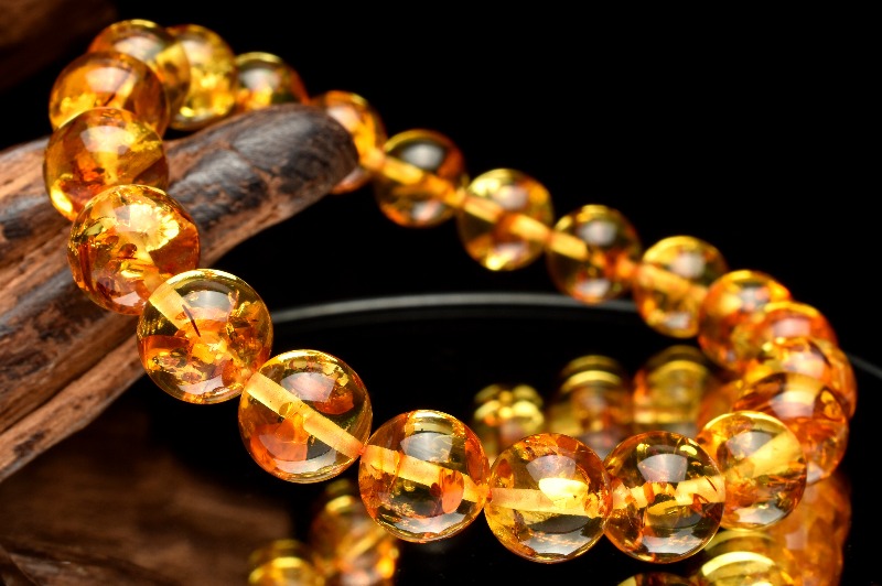 【1点物】ミャンマー産 内包物入り ブルーアンバー琥珀 9.5mm ブレスレット _L8245 株式会社 SEKIKON 問屋・仕入れ・卸・卸売の専門【仕入れならNETSEA】