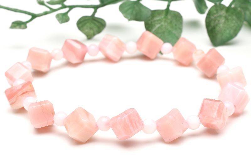 【1点物】高品質 桜色 ピンクオパール 8-9(丸玉4)mm キューブ ブレスレット _U5258 | 卸売・ 問屋・仕入れの専門サイト【NETSEA】