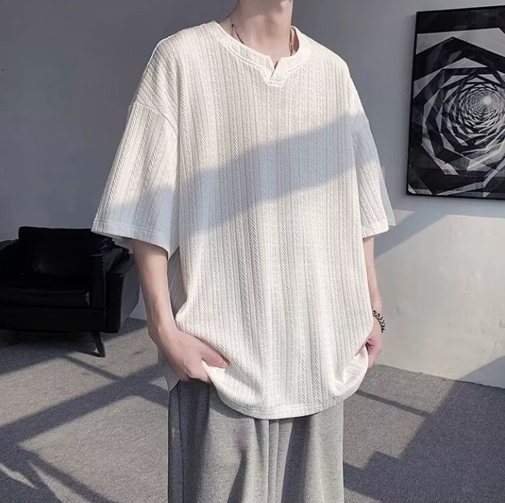 2025春夏メンズ服 シンプル おしゃれ Tシャツ トップス 韓国風 インナーシャツ 2色展開[M~3XL] | 卸売・ 問屋・仕入れの専門サイト【NETSEA】