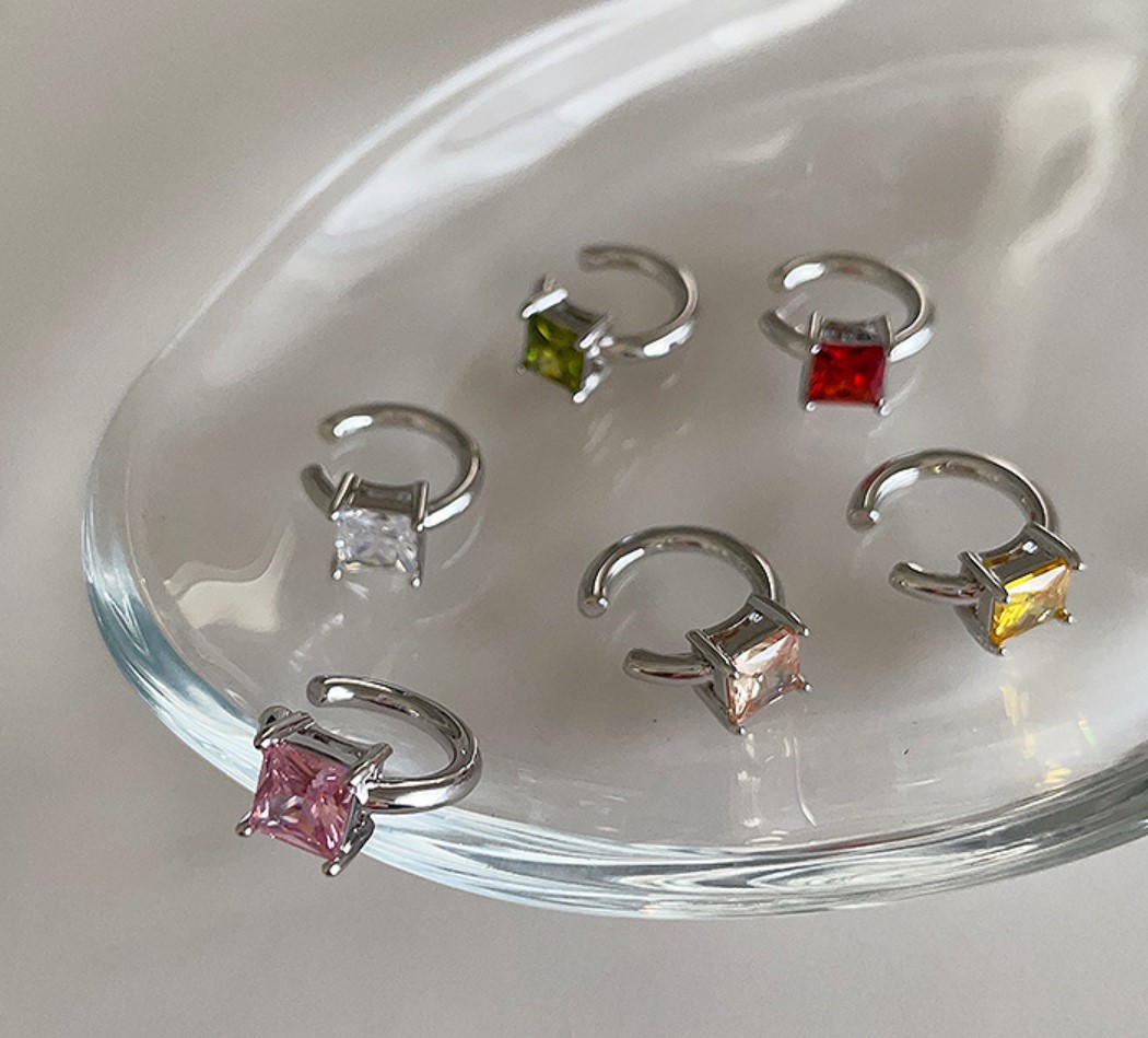 クリスタルイヤーカフ 片耳 UP to YOU 問屋・仕入れ・卸・卸売の専門【仕入れならNETSEA】