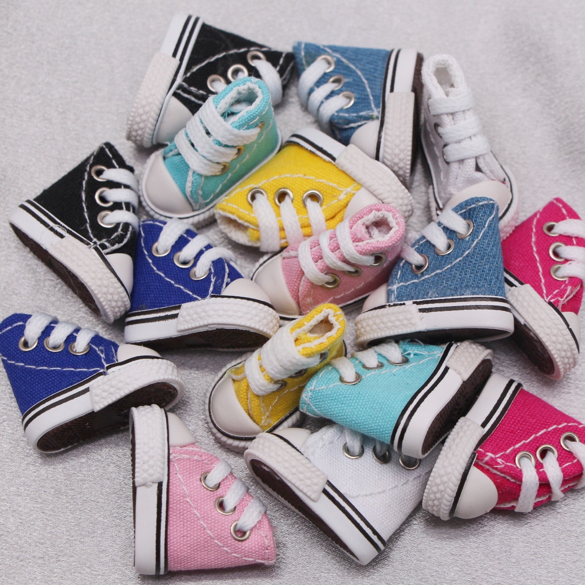 ドールハウス 模型 撮影道具 ミニチュア デコレーション モデル ズック靴 インテリア置物 8色 LENA | 卸売・ 問屋・仕入れの専門サイト【NETSEA】