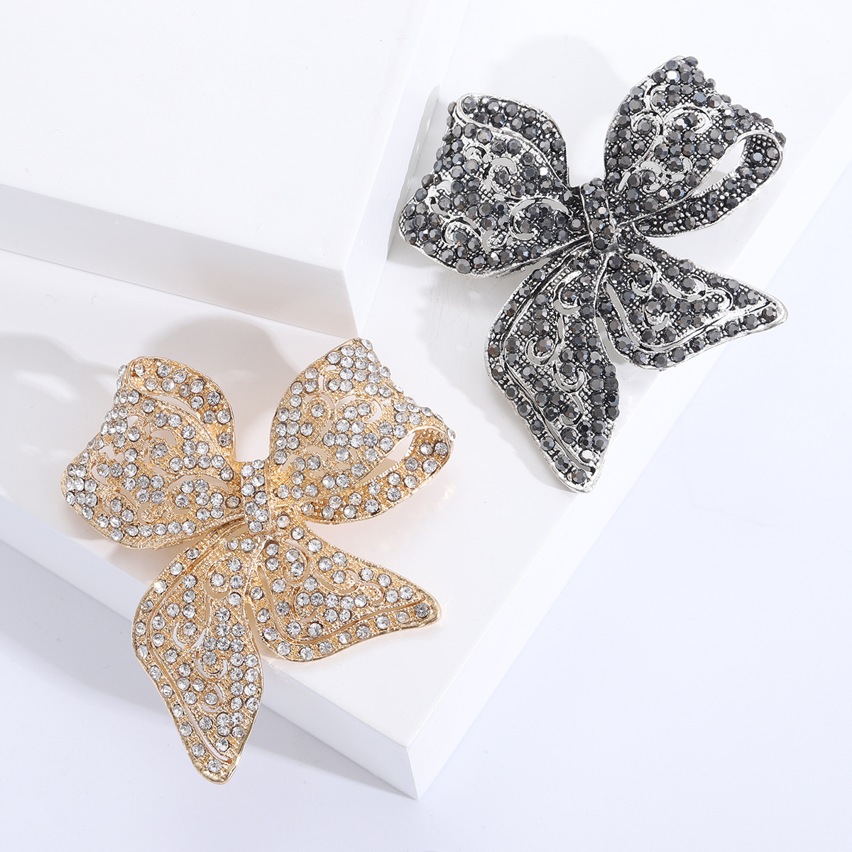 2色 ラインストーン 蝶結び ブローチ リボンブローチ 秋冬アクセサリー コサージュピン MUGI 優品 | 卸売・ 問屋・仕入れの専門サイト【NETSEA】