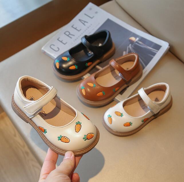 靴★子供靴★キッズ靴★シューズ★キッズ女の子★刺繍★可愛い★3色「21-30＃」 株式会社 コスモス 問屋・仕入れ・卸・卸売の専門【仕入れならNETSEA】