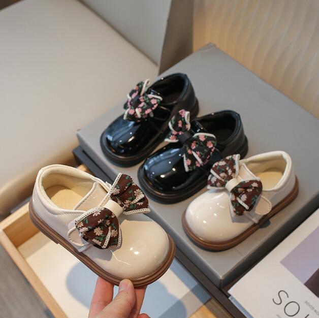 靴★子供靴★キッズ靴★シューズ★キッズ女の子★蝶結び★可愛い★2色「21-30＃」 株式会社 コスモス 問屋・仕入れ・卸・卸売の専門【仕入れならNETSEA】