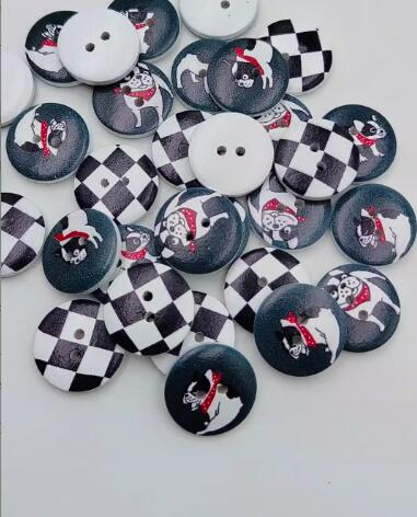 犬柄 犬の家族 ブルドッグ プリント20 mm ブルドッグボタン 装飾 ブルドッグプリント 木製ボタン diyボタン CONFOR 問屋・仕入れ・卸・卸売の専門【仕入れならNETSEA】