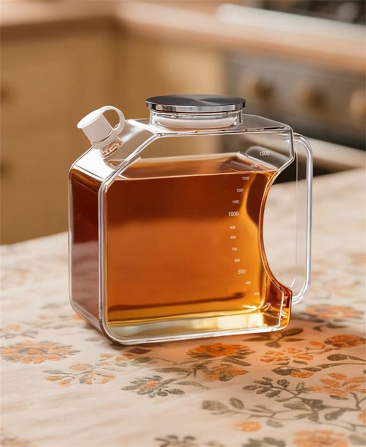 おすすめ商品 INSスタイル 大容量オイルポット 750ml/1000ml/1500ml サイズ選択可能 家庭用油さし | 卸売・ 問屋・仕入れの専門サイト【NETSEA】