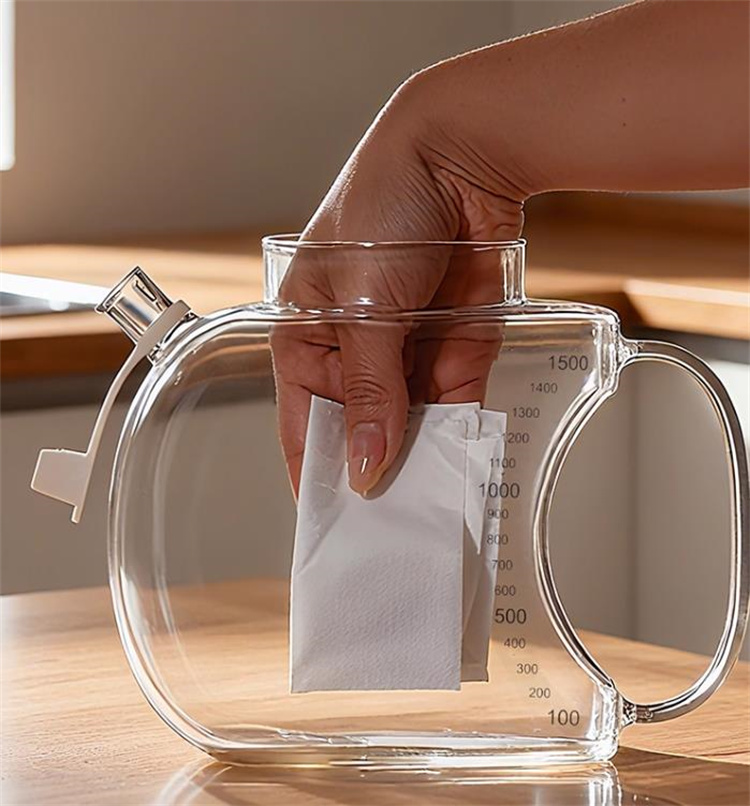 おすすめ商品 INSスタイル 大容量オイルポット 750ml/1000ml/1500ml サイズ選択可能 家庭用油さし | 卸売・ 問屋・仕入れの専門サイト【NETSEA】