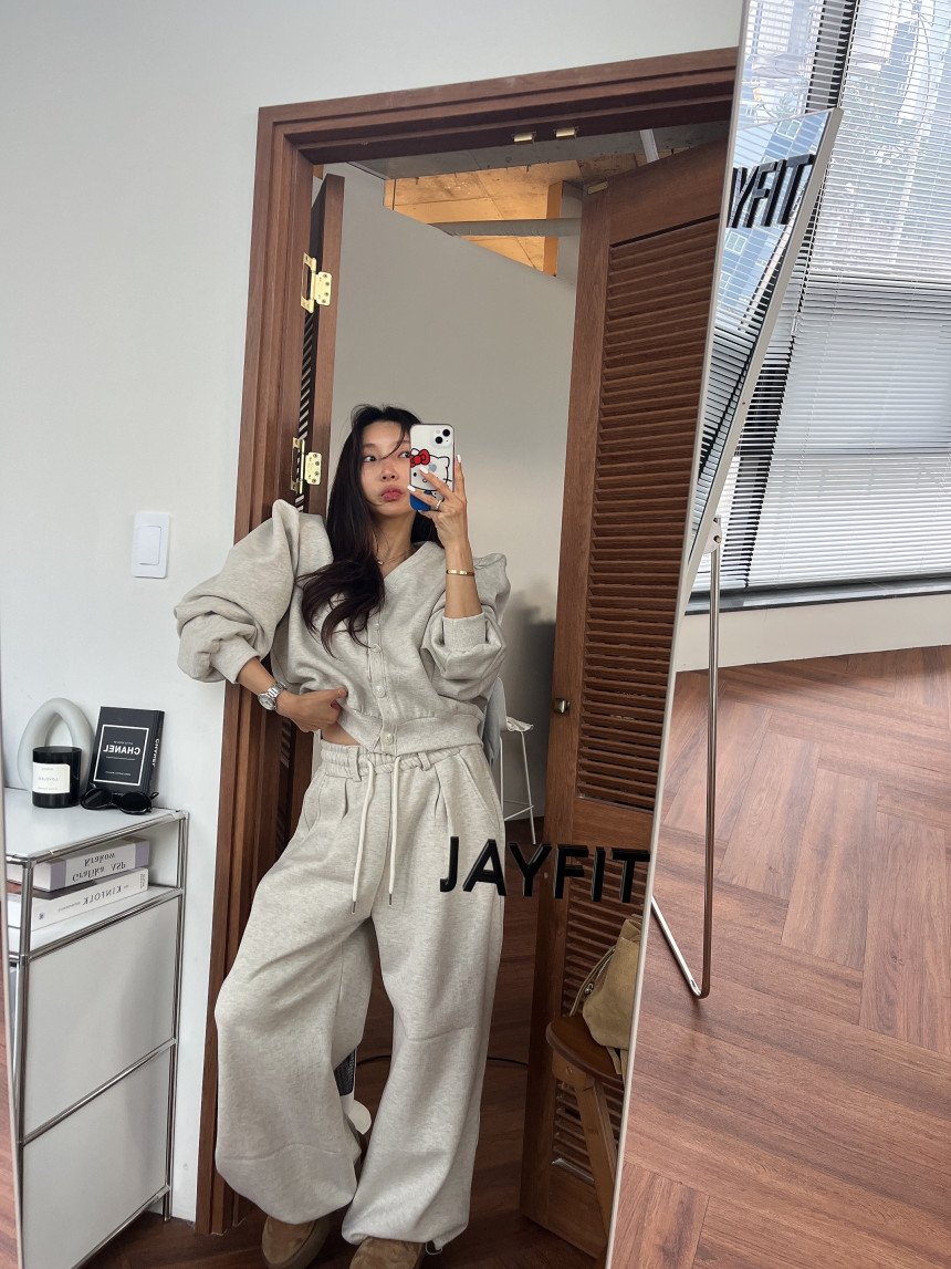 2026年INS 春新作 気質 おしゃれ V ネック ボタン付き ジャケット +ドロストパンツ | 卸売・ 問屋・仕入れの専門サイト【NETSEA】