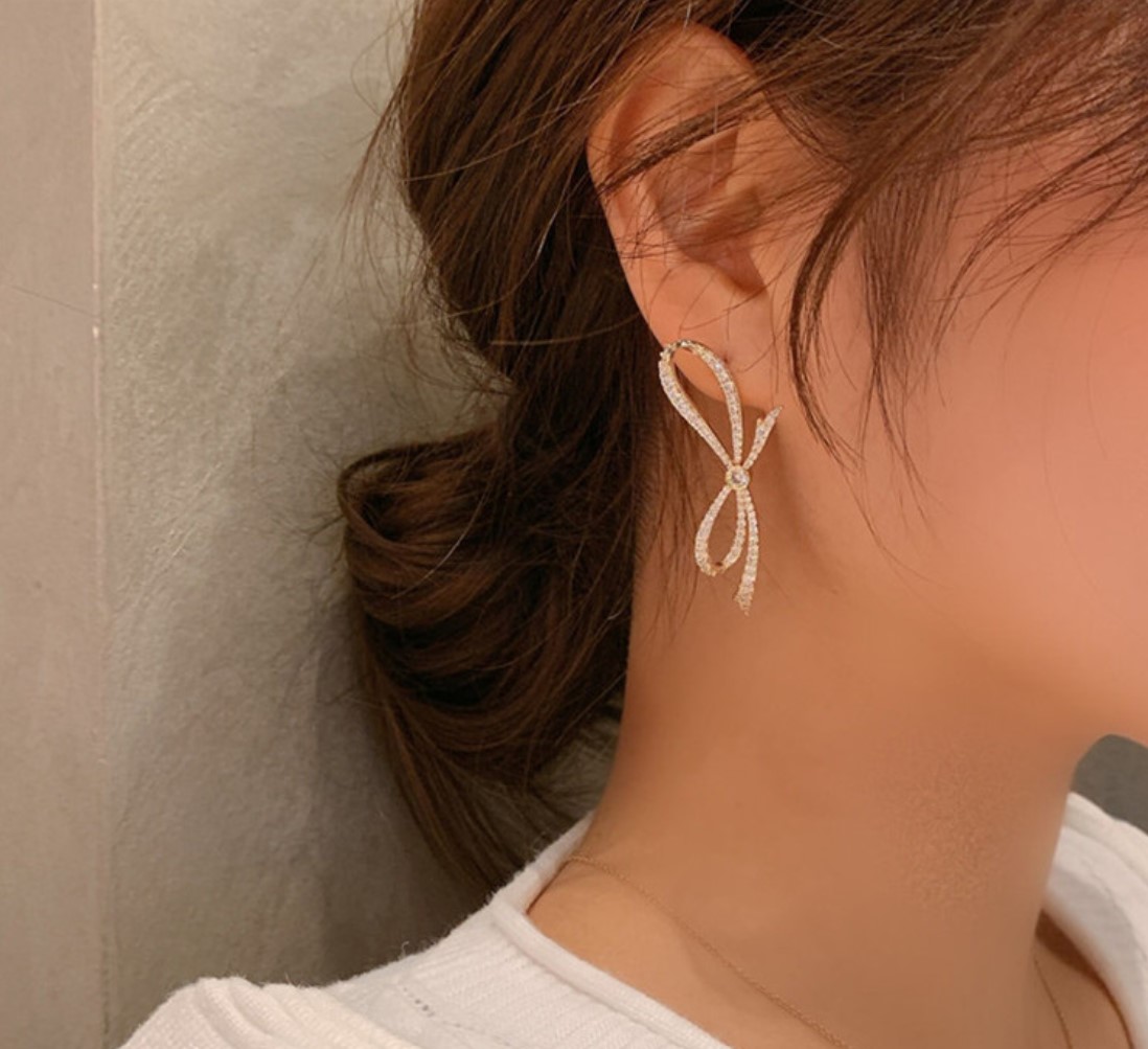 【2021新作】縦リボンピアス｜S925針 UP to YOU | 卸売・ 問屋・仕入れの専門サイト【NETSEA】