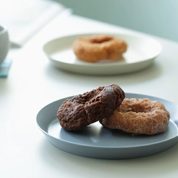 薄くて軽くて強いデイリーなテーブルウェア！ ”ideaco（イデアコ）”usumono plate 18 | 卸売・ 問屋・仕入れの専門サイト【NETSEA】