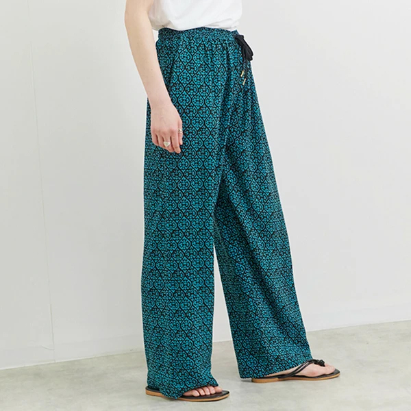 ★レーヨン総柄プリントイージーパンツ SS【2025新作】 | 卸売・ 問屋・仕入れの専門サイト【NETSEA】